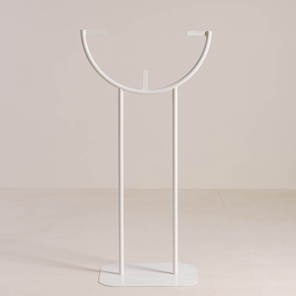 Short Maleny Sign Stand in White – House of Harvey Co.