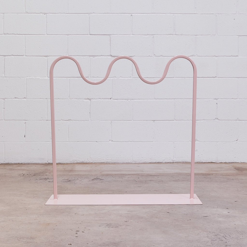 Short Wiggle Sign Stand in Pink – House of Harvey Co.